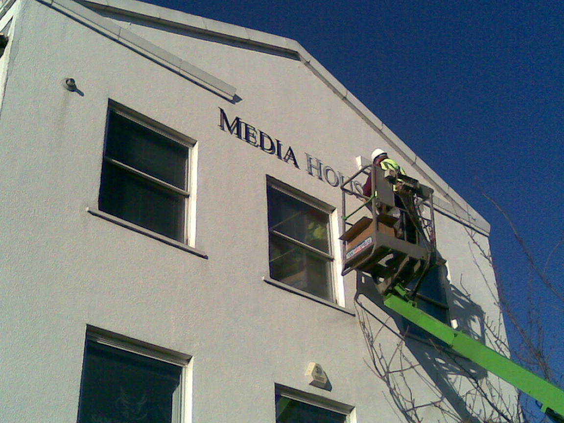 Sign Installation for Building & Business - Metrosigns