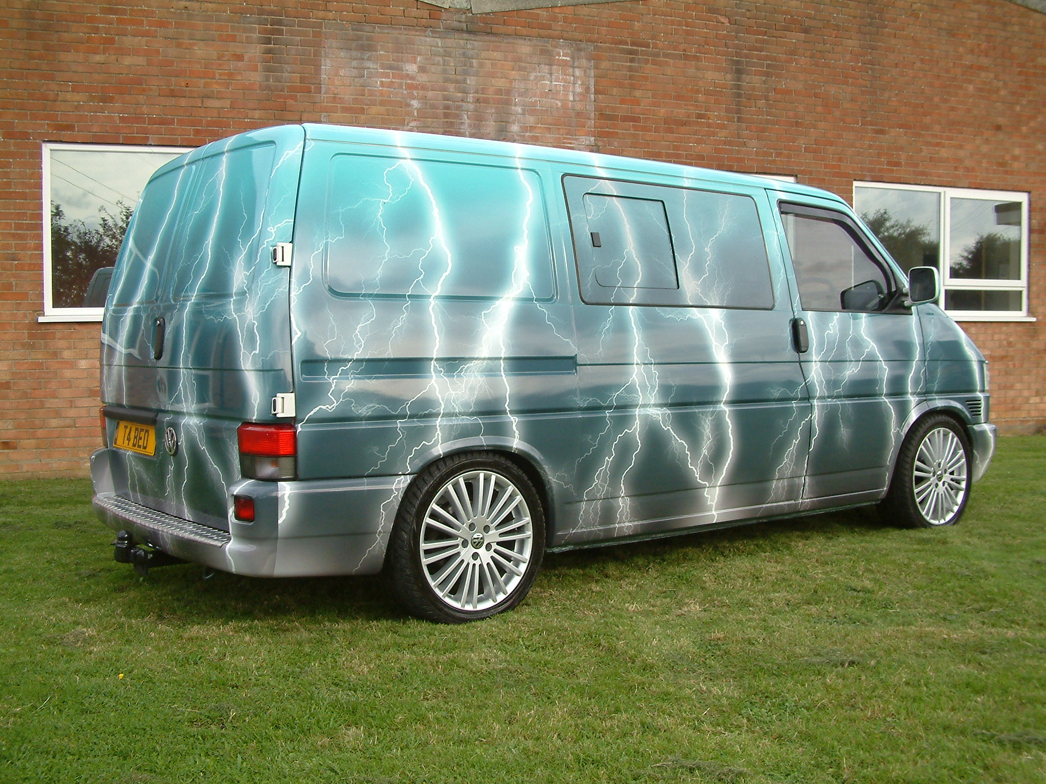 Van Graphics - Van Wraps - Van Signwriting - Metrosigns